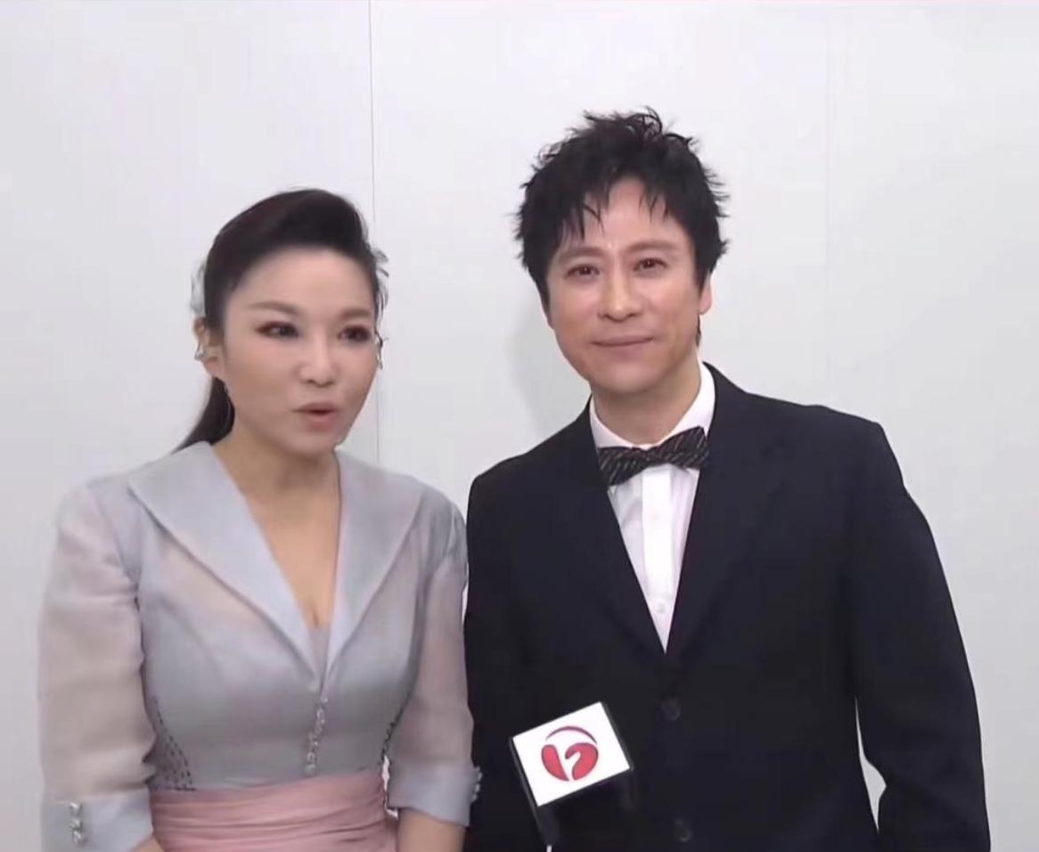 The first-generation male god Xie Xiaodong sang for his hometown, and ...