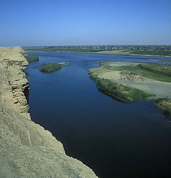 An introduction to the Euphrates, how it is geographically located ...