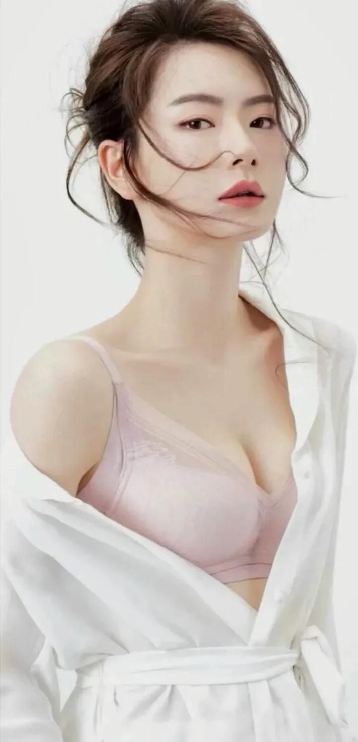 Qi Wei asked Wang Sicong why don't you pursue me?Qi Wei said that she didn't dare to say hello ...