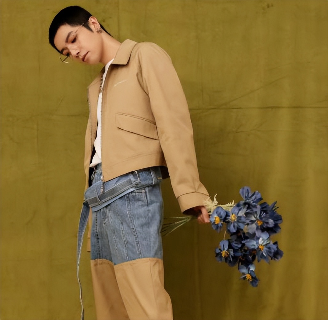 Hua Chenyu has cut his hair again. Not long ago, he had non-mainstream ...