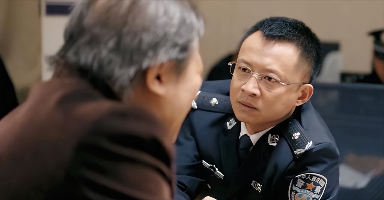 Ma Desheng and Li Qun in "The Long Season", ideal and reality, which ...