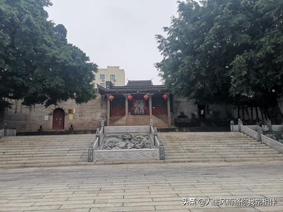 The smallest emperor's palace in the world - Linpu Taishan Palace in ...