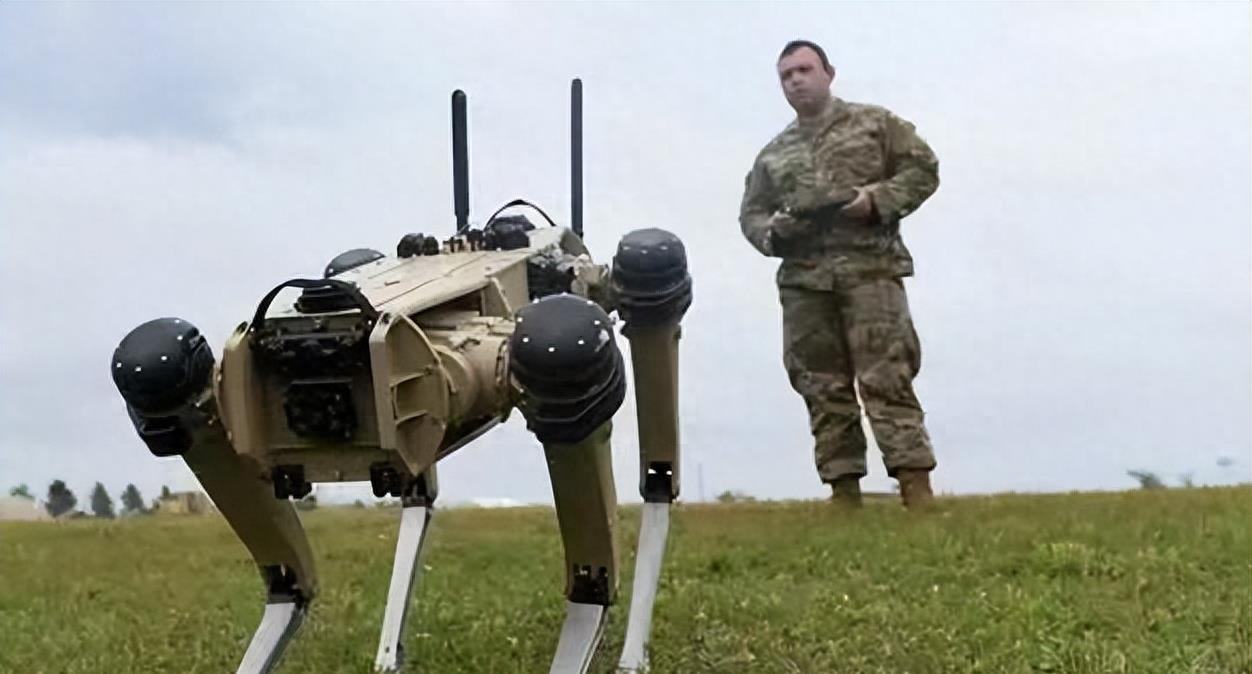 How powerful is China's armed robot dog? It can carry rocket launchers ...