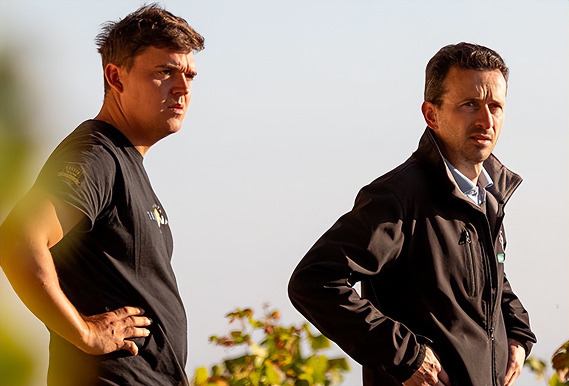 Henri Gouges - Night - The Old Mayor of St. George - iNEWS