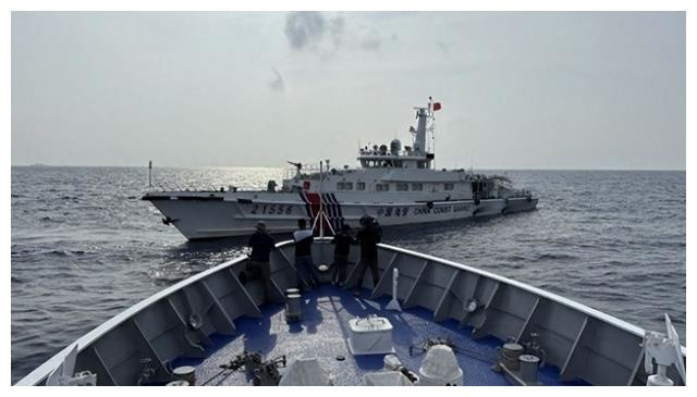 Two giant ships arrived at the Pakistani port to unload 200 missiles ...