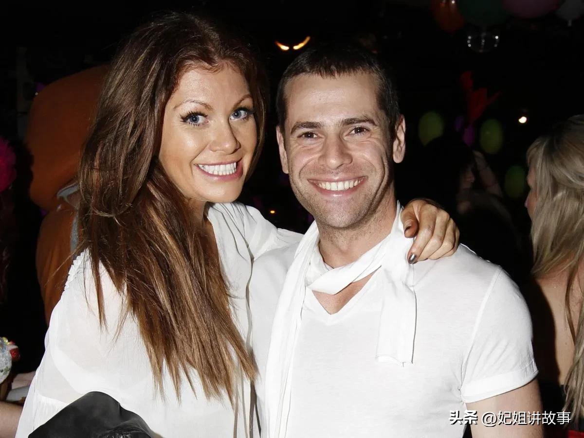 He is extravagant and lustful, has 3 wives and 9 mistresses, known as modern Wei Xiaobao - iMedia