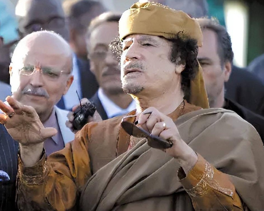 In 2011, Gaddafi's five sons had empty eyes, smoked the last cigarette ...