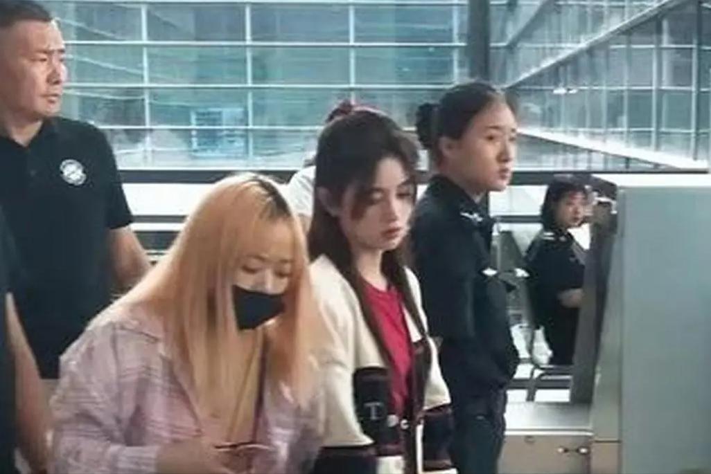 The star assistant is too much! Touching the buttocks, taking over the ...