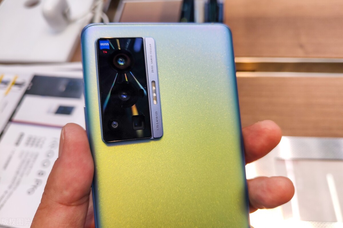 Are 5000w pixels clearer than photos taken by a 100 million pixel ...