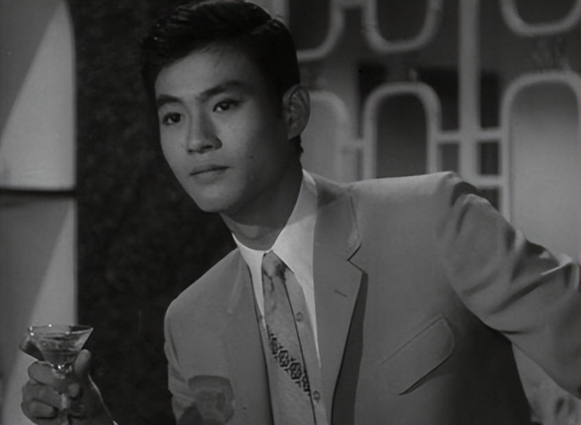 Scumbag but handsome! Three wives and four daughters, he has become a ...