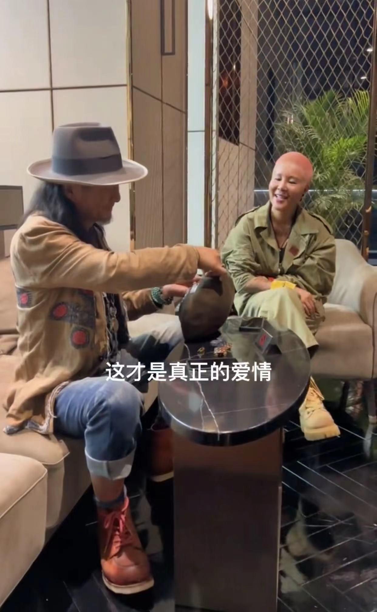 58-year-old Sun Xing revealed a new relationship!Interacted intimately ...