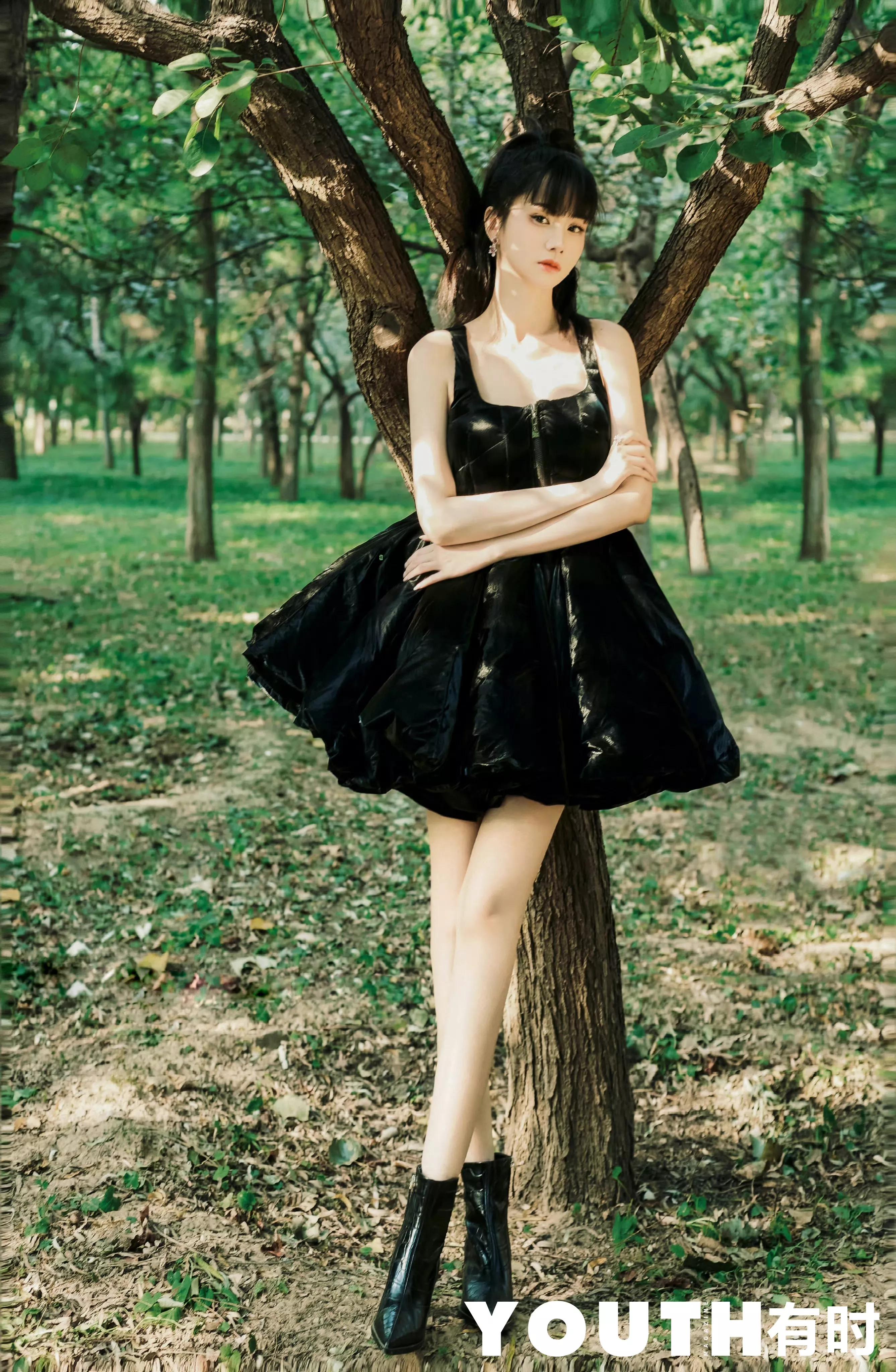 Lan Xinyan's cover photo, slim and charming - iNEWS