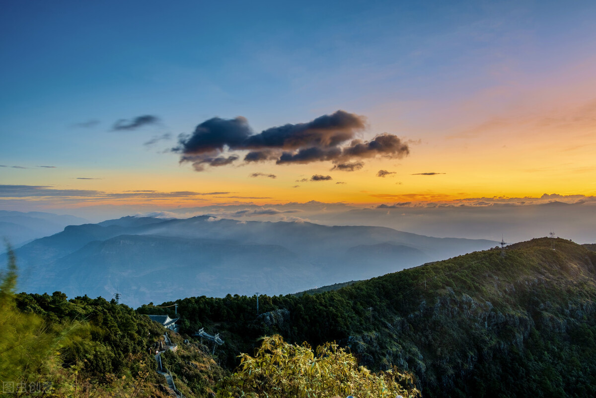 Jizu Mountain, the Buddhist capital of Lingshan, a tourist attraction ...