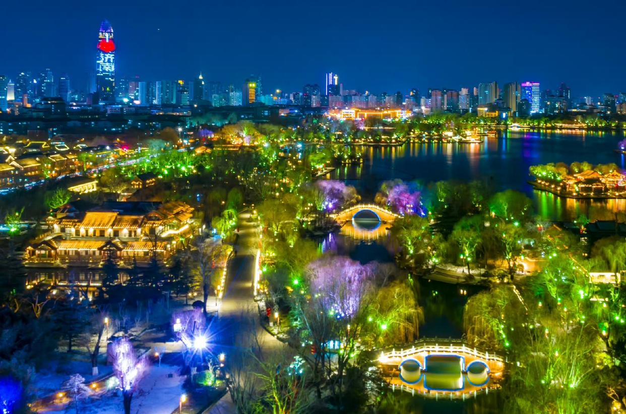 Daming Lake Night Cruise is stunning and free to choose lakeside walks ...