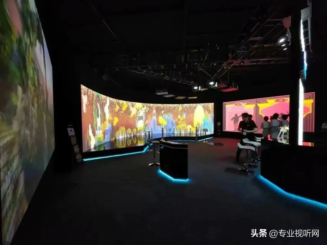 Panasonic system engineering projectors take you to experience the ...