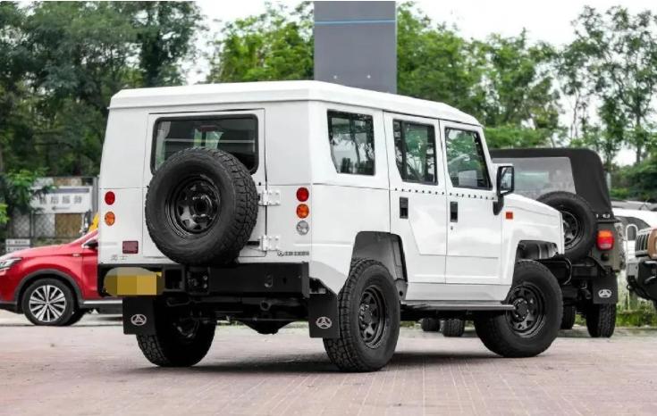 Domestic version of "Mercedes-Benz Big G": equipped with 8 seats 2.4T ...