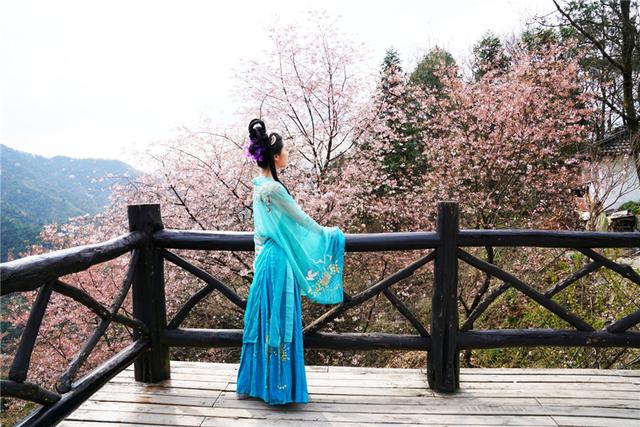 In the early spring in the south of the Yangtze River, Tonglu enjoys ...