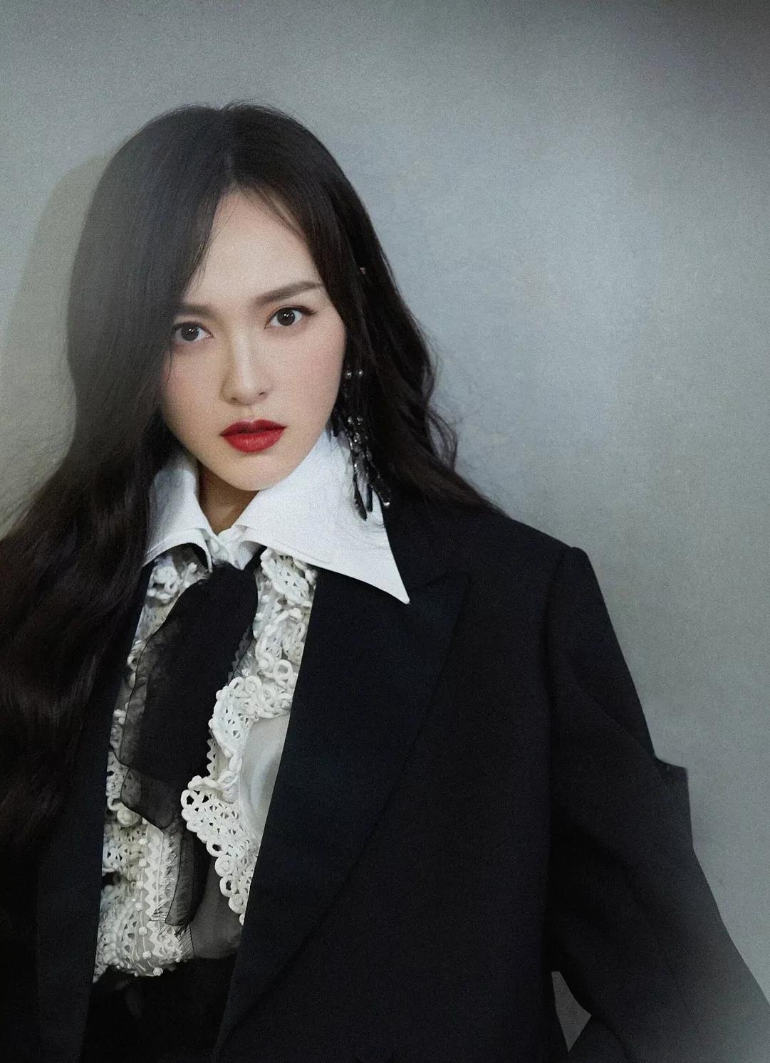 Beautiful pictures of Tang Yan - iMedia