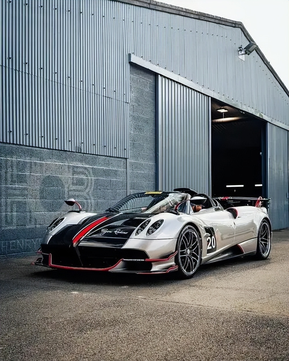 Why is Pagani so expensive? - iMedia