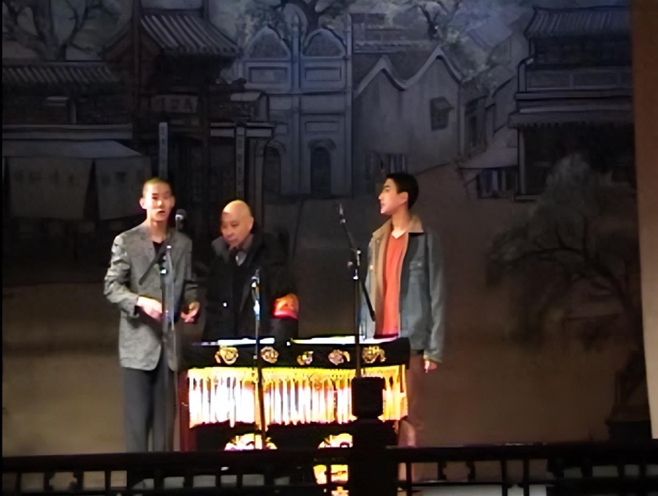 Crosstalk prodigy Pan Yunxia is back and has become a disciple of Li ...