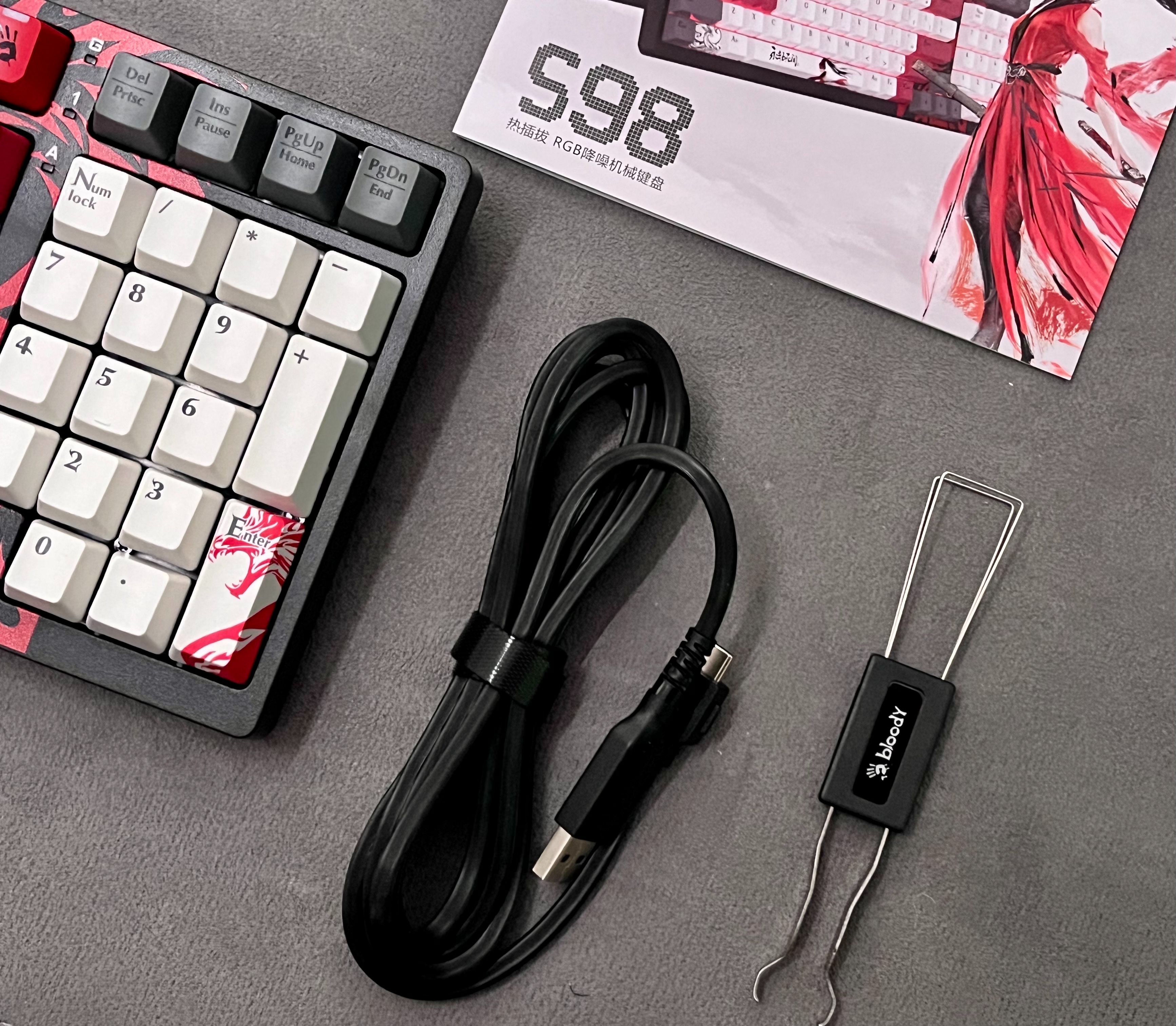 Hot-swappable RGB, bloody ghost S98 forever silent keyboard evaluation - iNEWS