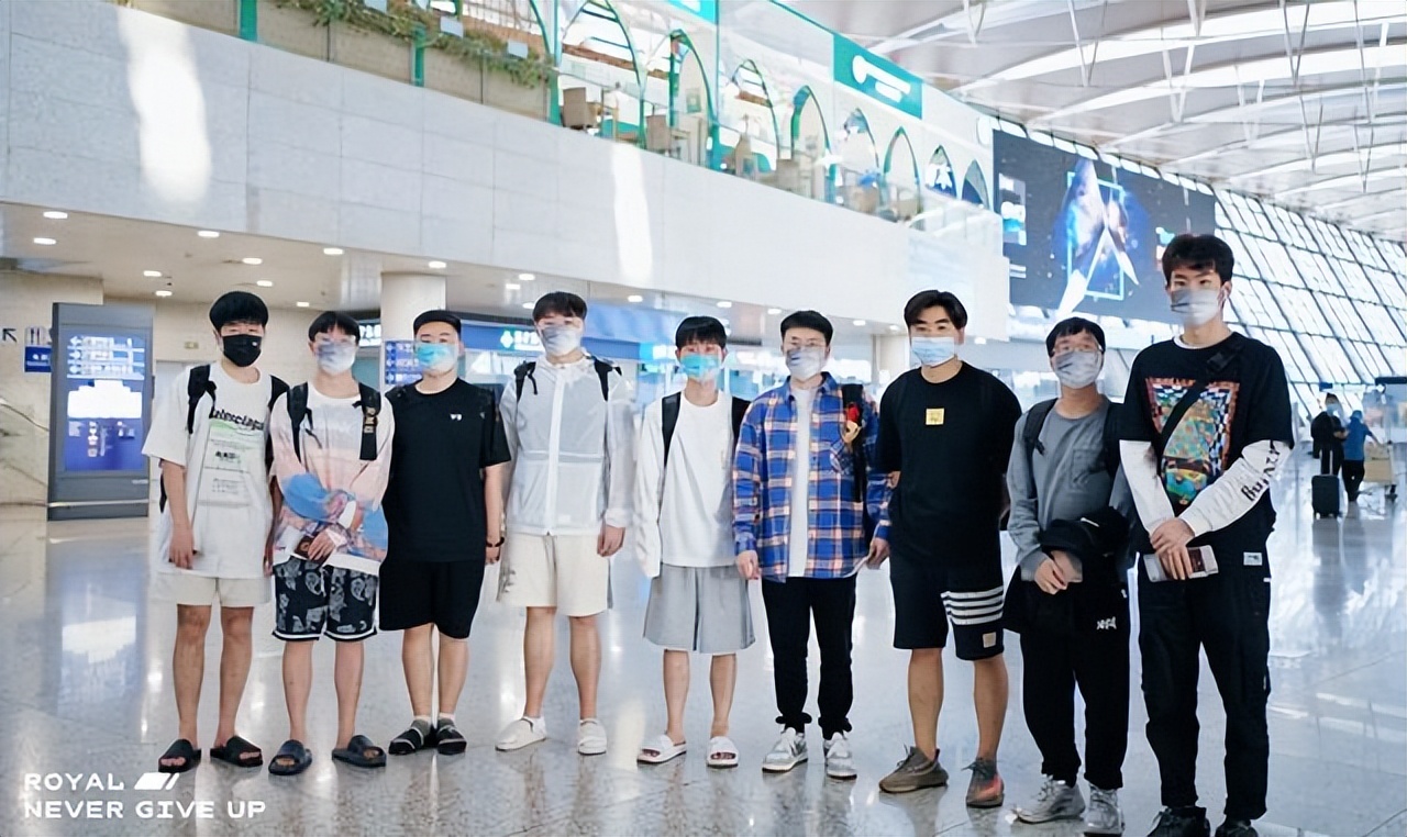 RNG can't make the play-in handstand live for a day!957 Remember to set Flag, I'm not afraid at ...