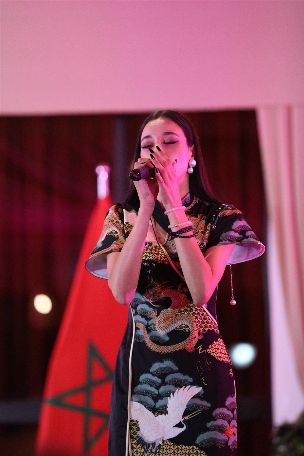 A Moroccan girl who became popular singing Chinese songs in her ...