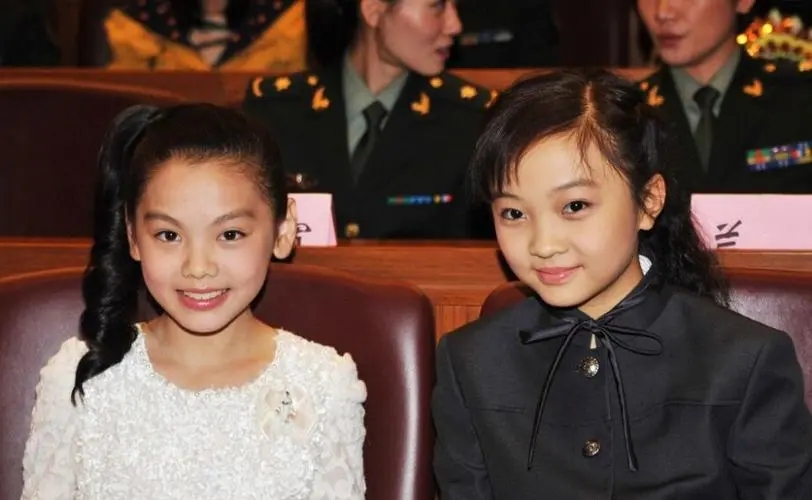 Lin Miaoke has grown up at the age of 23. She is slightly fat and looks ...