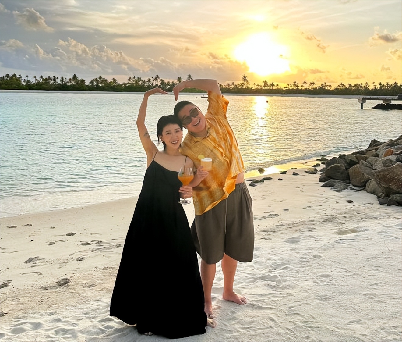 Hao Shaowen and his wife Ma Dai are on their honeymoon! Lin Ningrui shows off her figure in a ...