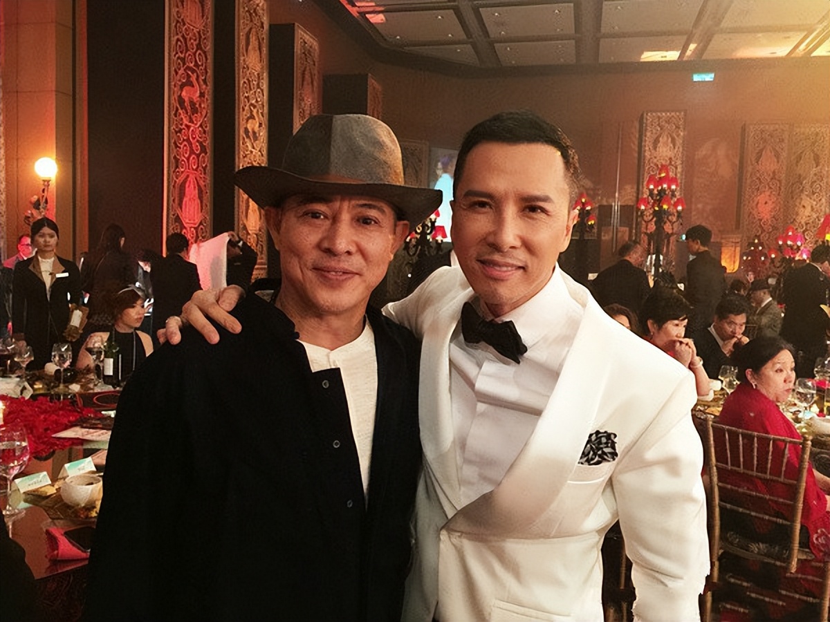 Donnie Yen and Jet Li are now judged against each other. They are all ...