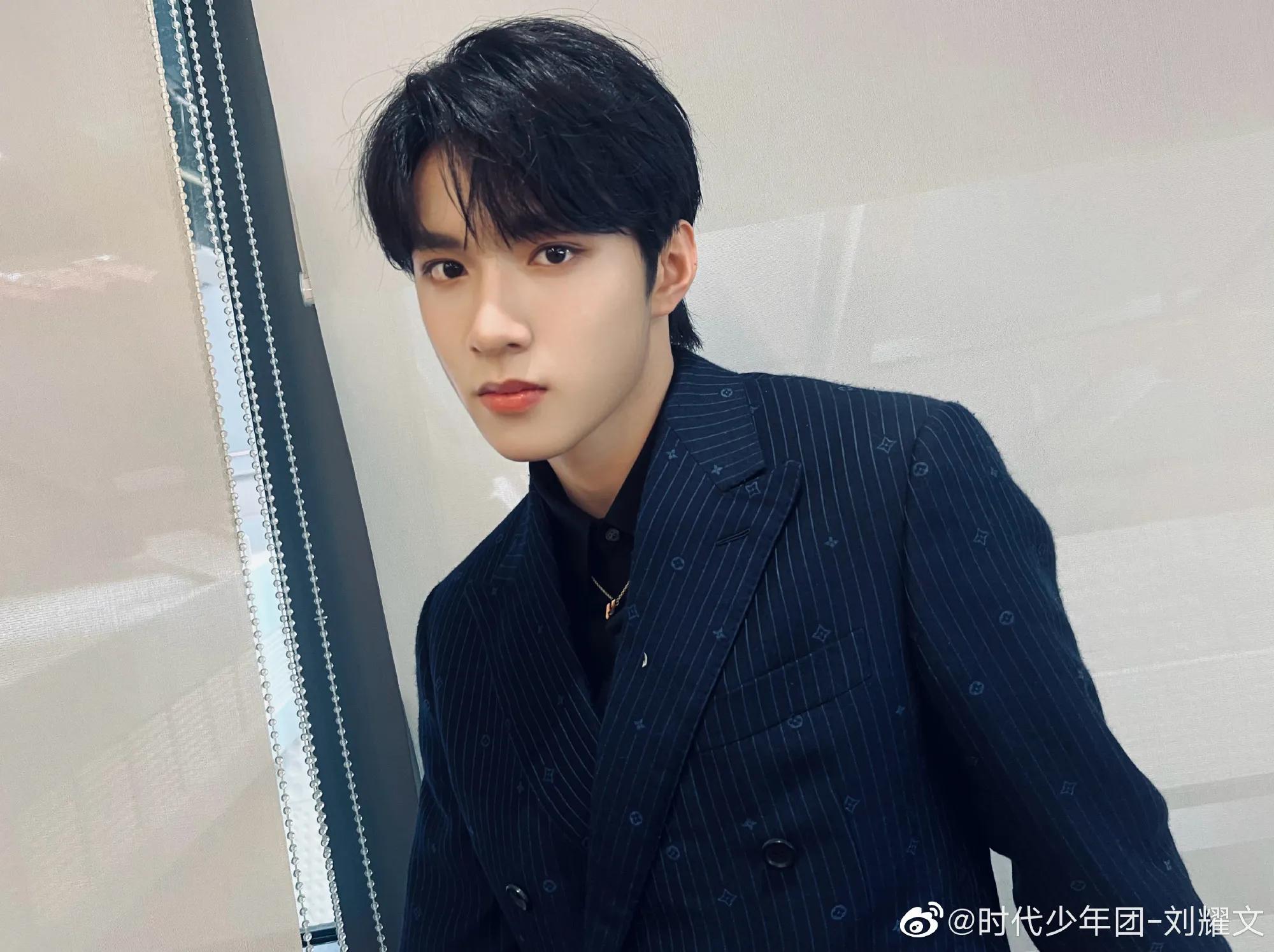 "Liu Yaowen" is so handsome, who knows - iNEWS