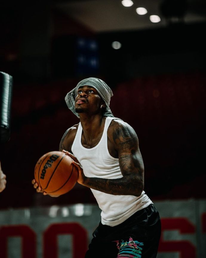 [NBA] Fan Debiao: Sweat like rain - iNEWS