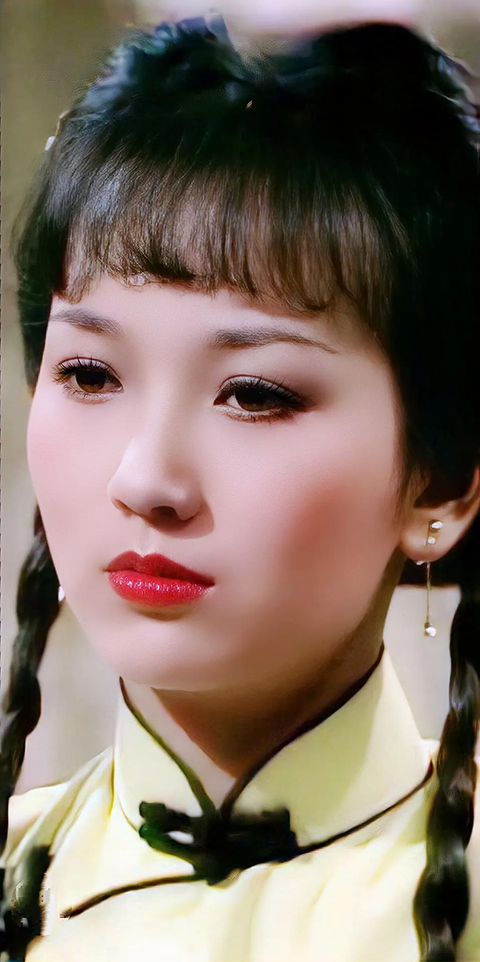 Zhao Yazhi played Feng Chengcheng in the 1980 version of the TV series ...