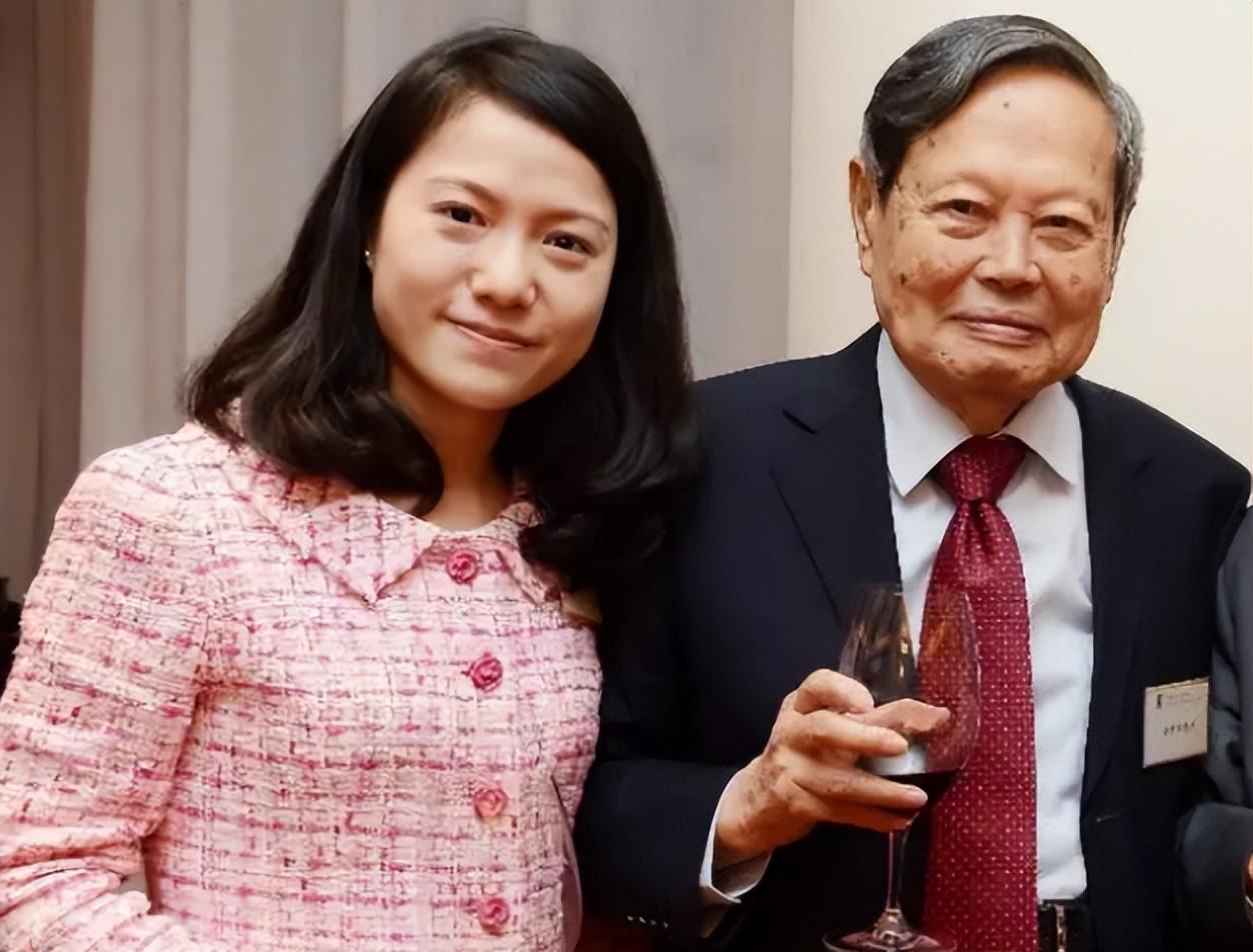 楊振寧竟然出軌！網友直呼 《早已料到》原因很簡單 讓你驚掉下巴！ - 資訊咖