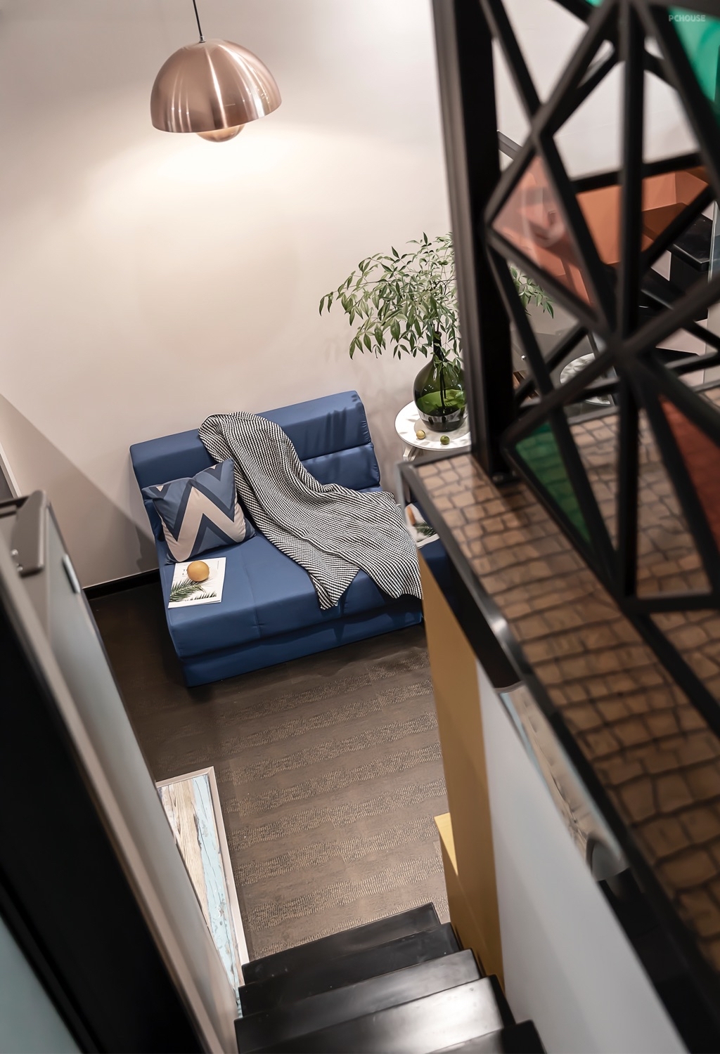 A small apartment of 33 square meters can also show a different style ...