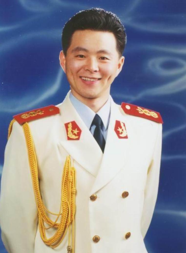 "Western Singer" Wang Hongwei and his 13-year-old wife Yang Shanshan, the husband and wife sing ...