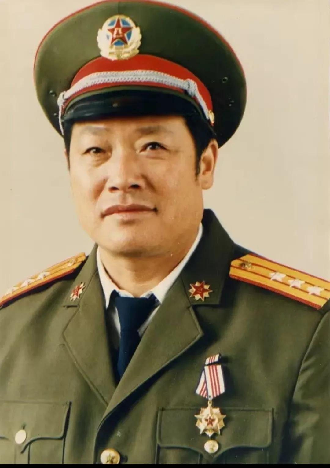 Old Political Commissar's "Happiness View" - iNEWS