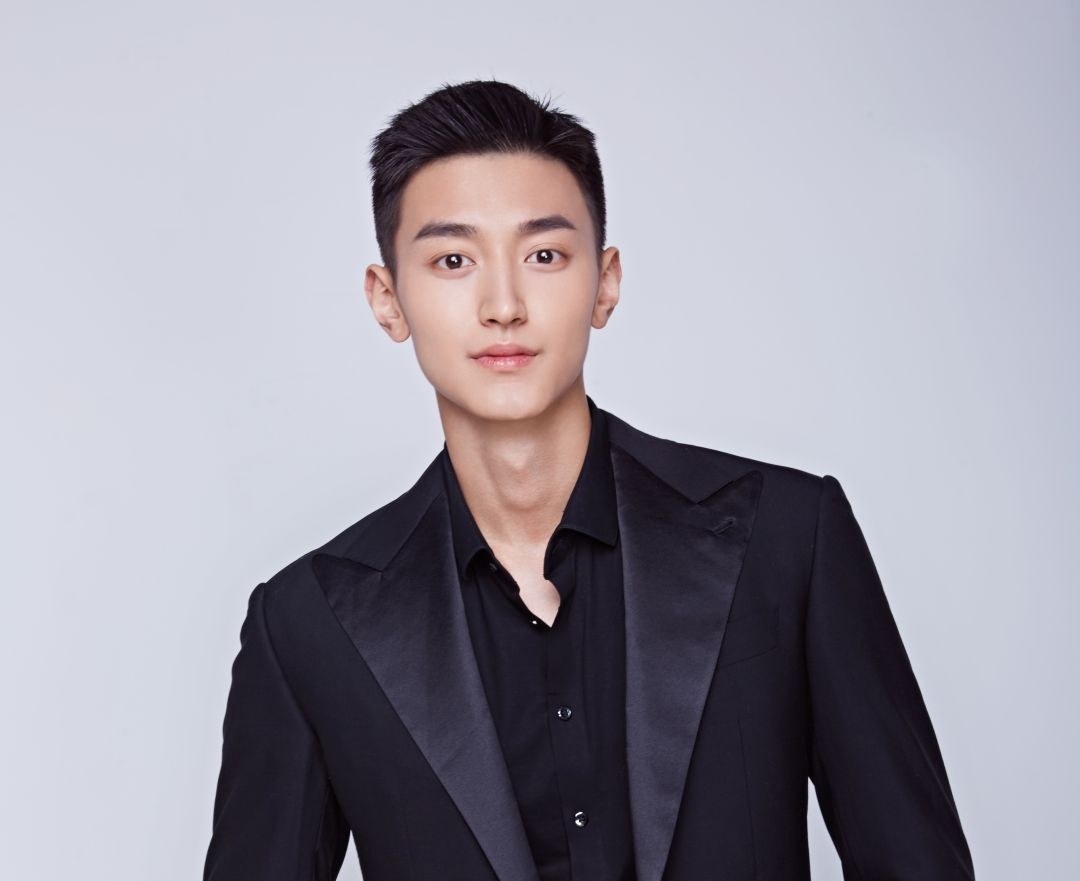 "Awakener" Wang Youjun: Surrounded by old drama bones is his perfect interpretation - iNEWS