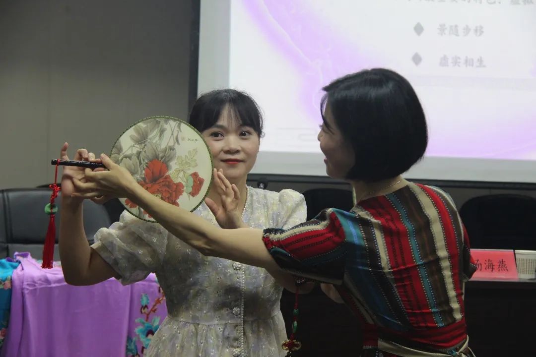 Lin Ying, a national first-class actor and inheritor of Fujian Opera ...