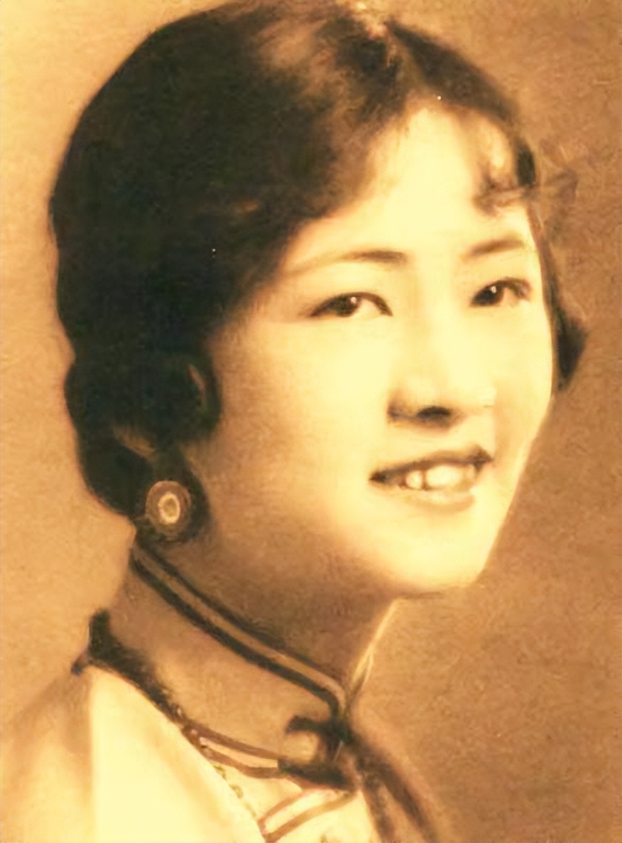 In 1946, 42-year-old Lin Huiyin and Jin Yuelin lived together in the ...