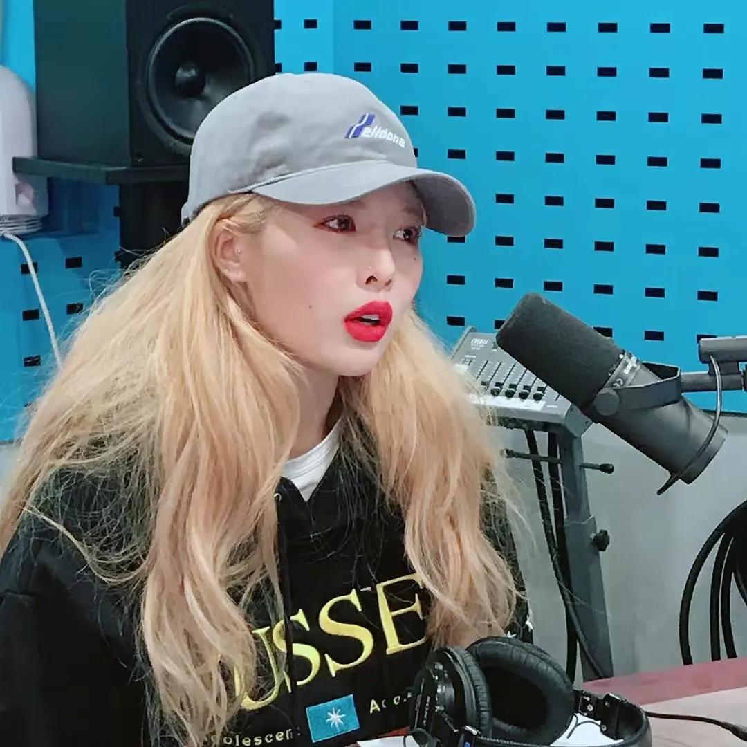 From a girl group member to a solo solo, why does HyunA become more and ...