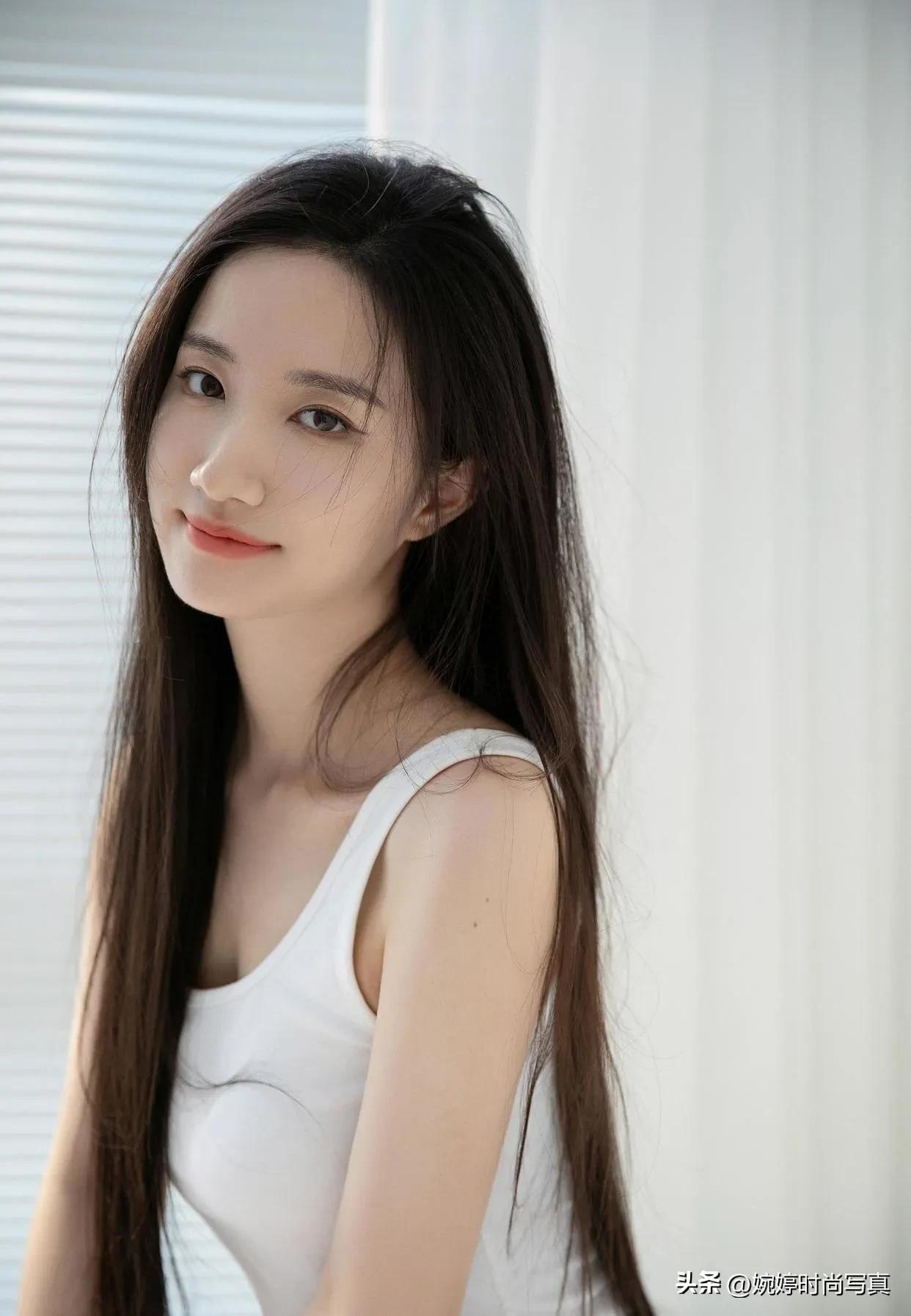 Fashion Photo Series: Li Ruoqiao, a beautiful and temperamental actress ...