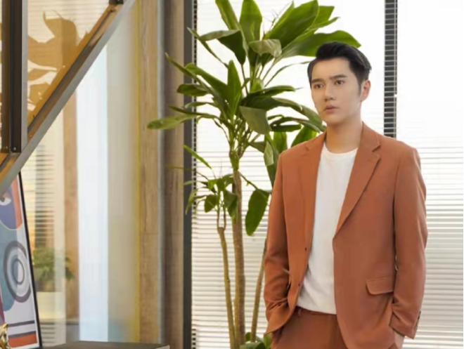 The 27-year-old male star threatened to quit the circle to reveal the ...