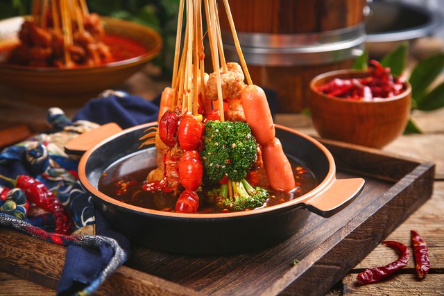 You can't go wrong with the delicious food in Chengdu. - iNEWS