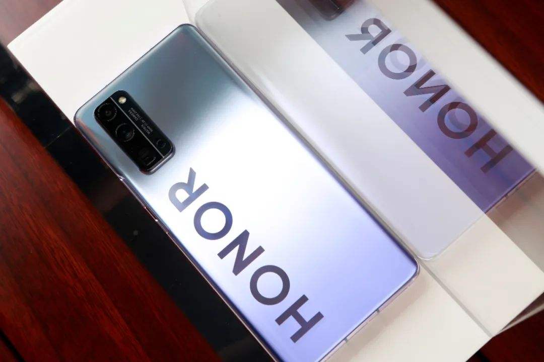 With a budget of around 1500, these three mobile phones are "cost ...