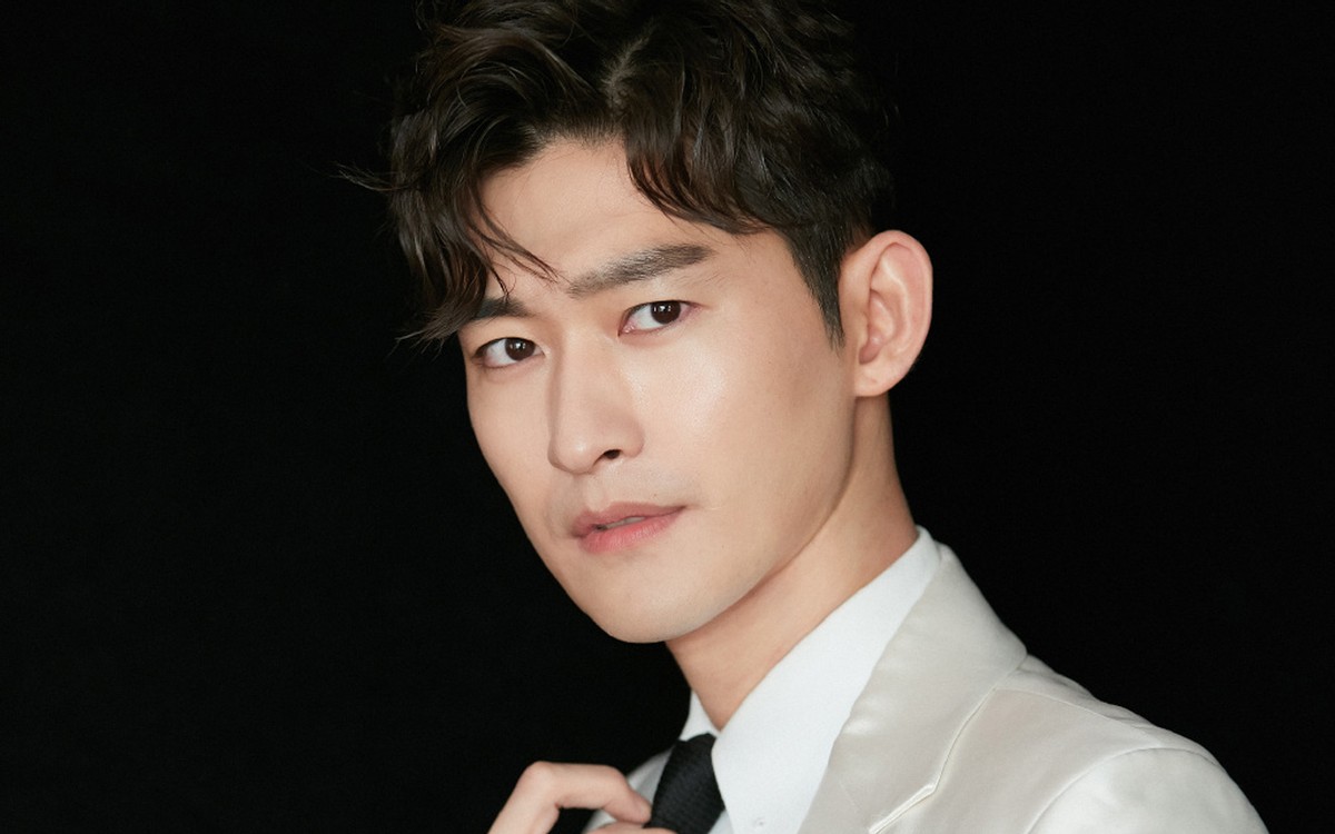 Zhang Han rarely exposed his bedroom, and netizens noticed the objects ...