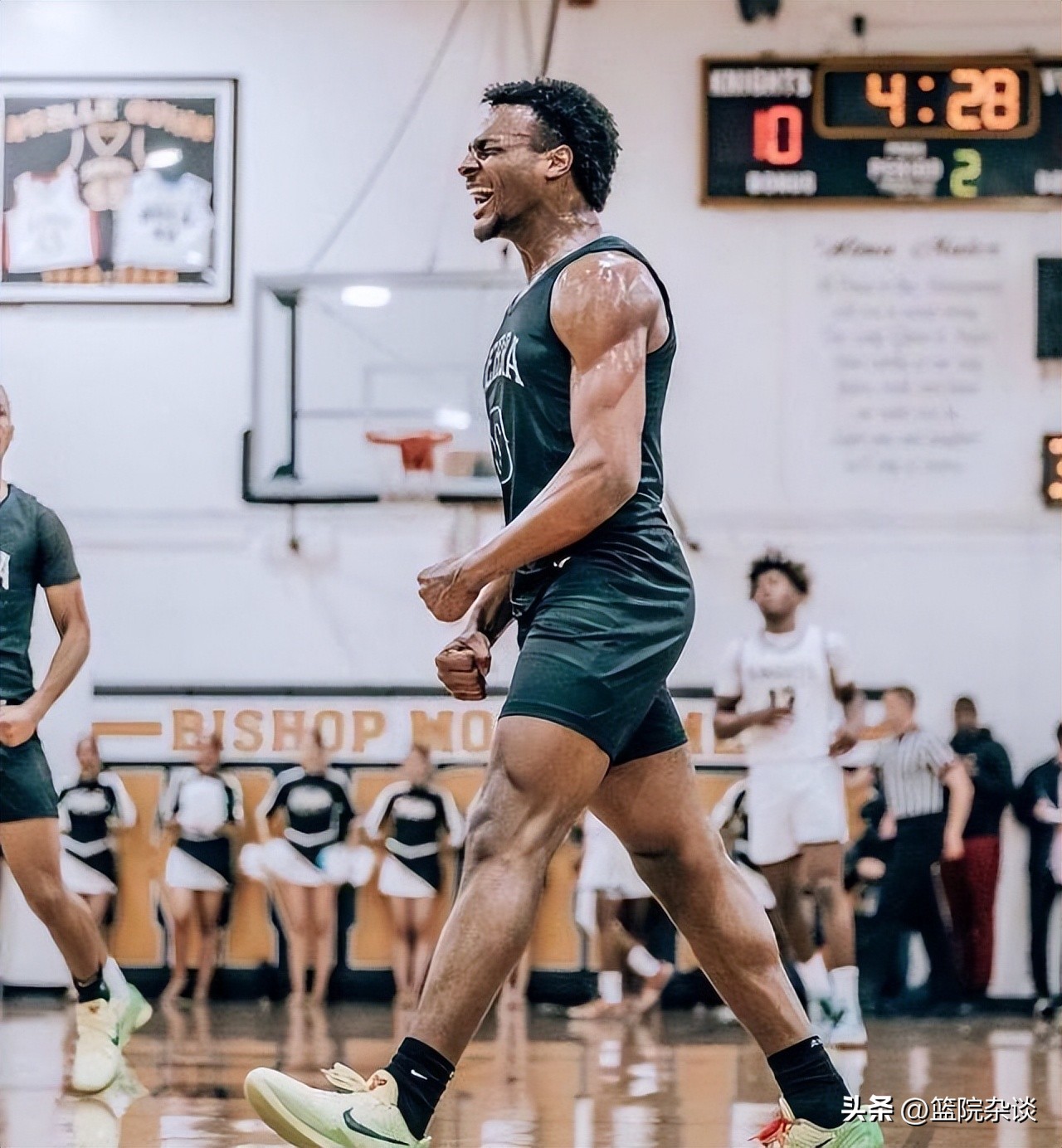 Future NBA father and son team up? LeBron James' 18-year-old son blasts ...