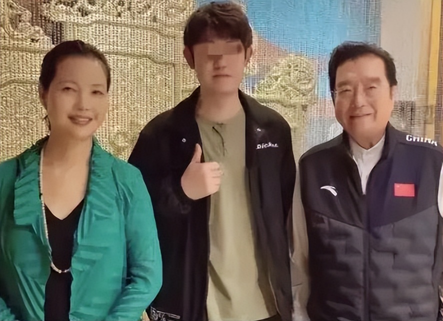 Li Tianyi revealed his family portrait for the first time after he was ...