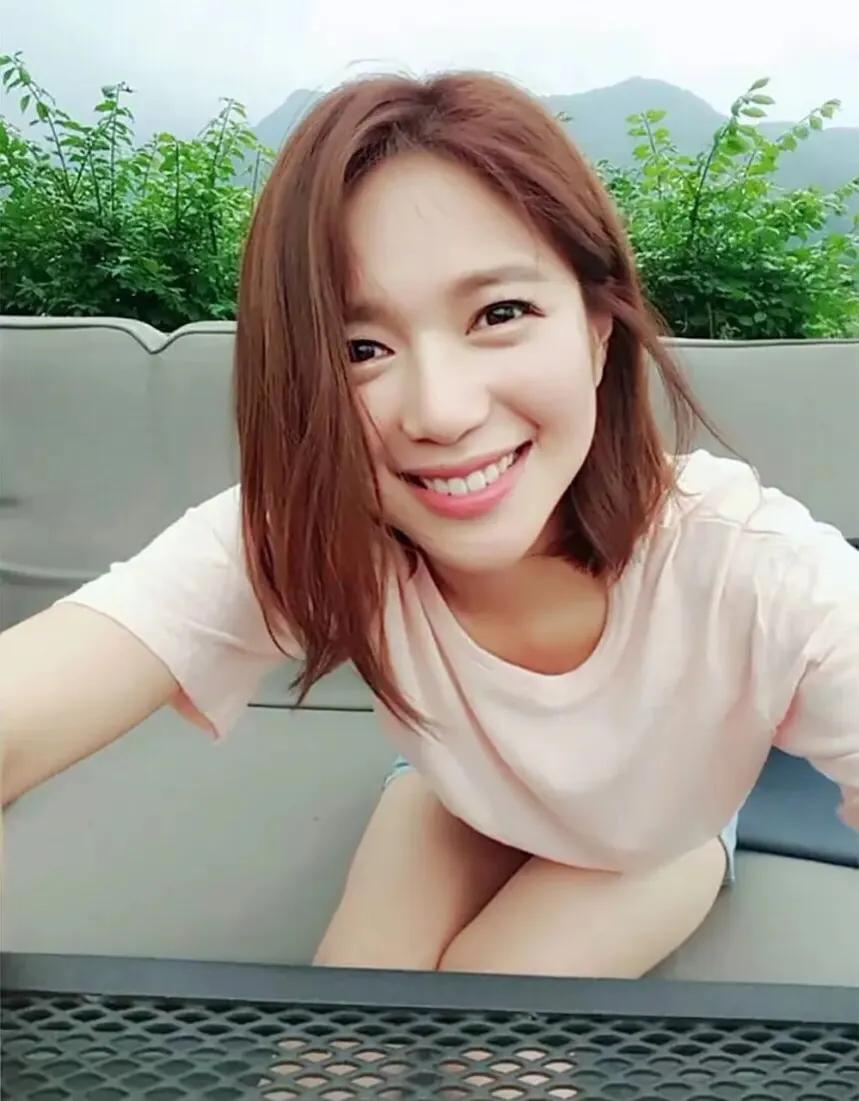 Korean actress Lee Yia - iNEWS