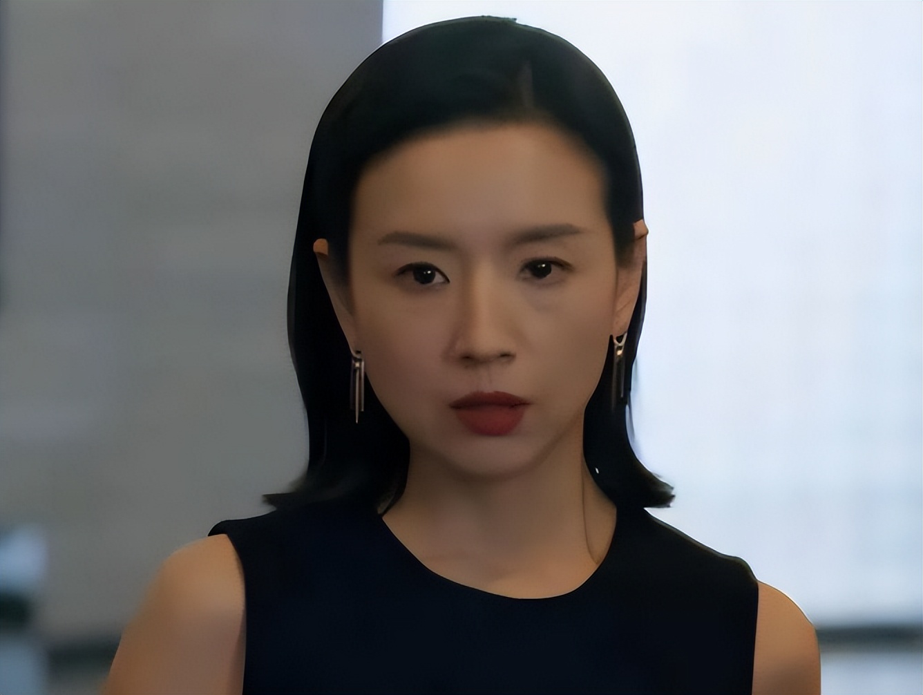 Is Dong Jie "old and mean" a beauty? Watch her play "The Mistress" and ...